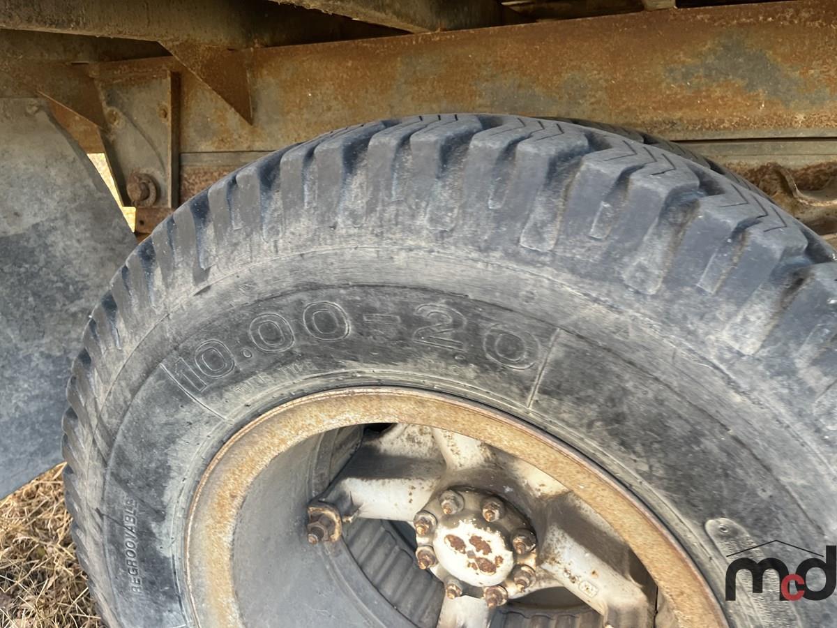 1983 GMC 6000 S/A Grain Truck (Non-Runner)